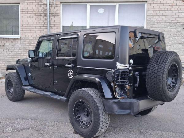 Black Jeep Wrangler 2013 in Klaipeda, with an engine capacity of 3.60 L and mileage of 206 thousand km for 12200 €, photo 7 on AUTOMOTO.COM.LV