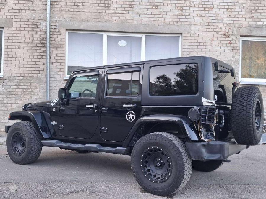 Black Jeep Wrangler 2013 in Klaipeda, with an engine capacity of 3.60 L and mileage of 206 thousand km for 12200 €, photo 9 on AUTOMOTO.COM.LV