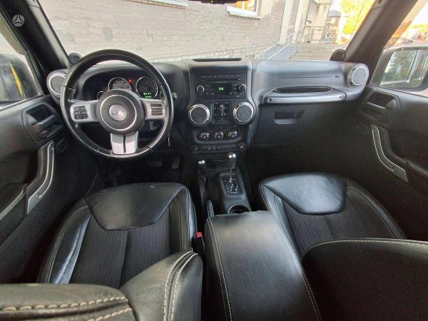 Black Jeep Wrangler 2013 in Klaipeda, with an engine capacity of 3.60 L and mileage of 206 thousand km for 12200 €, photo 11 on AUTOMOTO.COM.LV