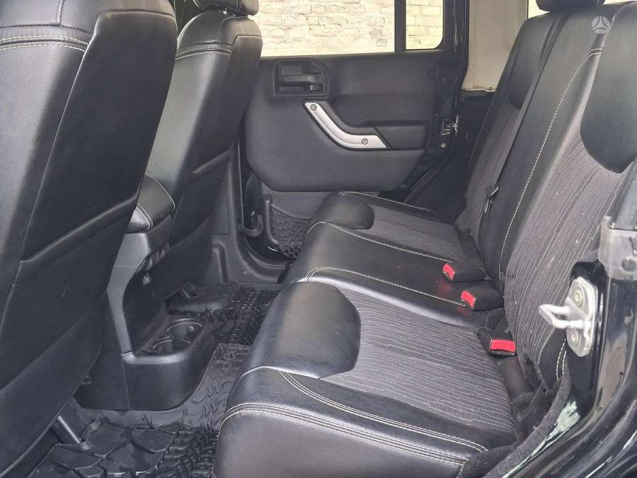 Black Jeep Wrangler 2013 in Klaipeda, with an engine capacity of 3.60 L and mileage of 206 thousand km for 12200 €, photo 13 on AUTOMOTO.COM.LV