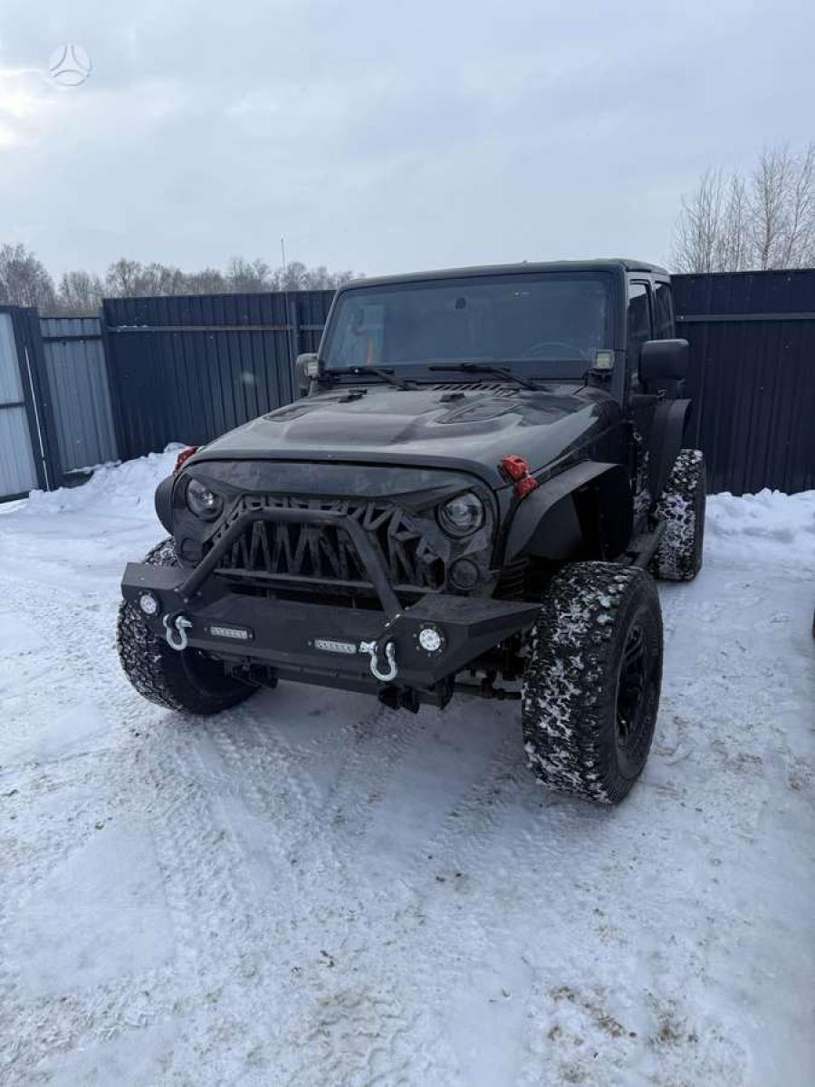 Melns Jeep Wrangler 2014 Viļņa, ar dzinēja tilpumu 3.60 L un nobraukumu 113 tūkst. km par 16500 €, foto 5 vietnē AUTOMOTO.COM.LV