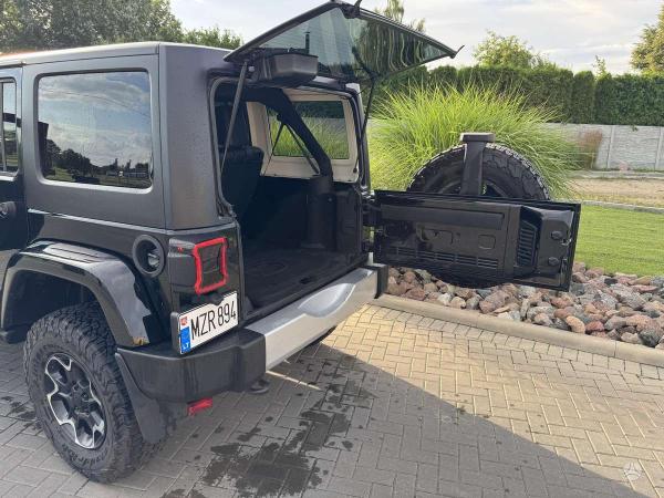 Melns Jeep Wrangler 2015 Tauragė, ar dzinēja tilpumu 3.60 L un nobraukumu 155 tūkst. km par 15450 €, foto 10 vietnē AUTOMOTO.COM.LV