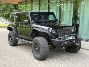 Black Jeep Wrangler 2016 in Kaunas, with an engine capacity of 3.60 L and mileage of 190 thousand km for 17600 €, photo 3 on AUTOMOTO.COM.LV