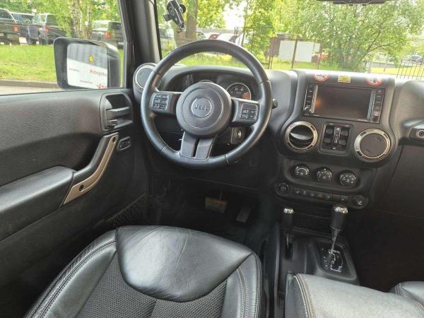 Melns Jeep Wrangler 2017 Viļņa, ar dzinēja tilpumu 2.78 L un nobraukumu 112 tūkst. km par 20900 €, foto 7 vietnē AUTOMOTO.COM.LV