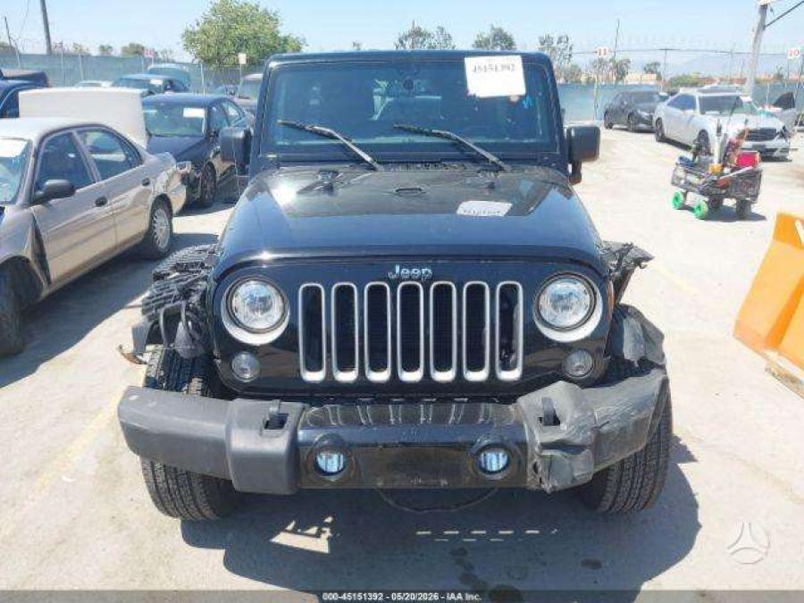 Melns Jeep Wrangler 2018 Klaipėda, ar dzinēja tilpumu 3.60 L un nobraukumu 102 tūkst. km par 8600 €, foto 14 vietnē AUTOMOTO.COM.LV
