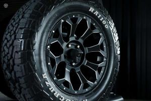 Black Jeep Wrangler 2019 in Vilnius, with an engine capacity of 2.00 L and mileage of 102 thousand km for 43998 €, photo 10 on AUTOMOTO.COM.LV