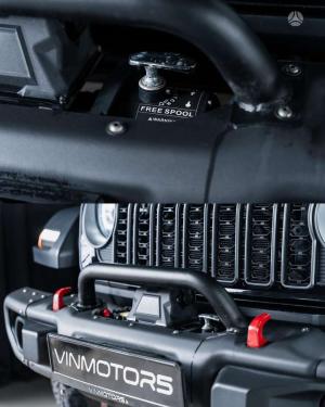 Black Jeep Wrangler 2019 in Vilnius, with an engine capacity of 2.00 L and mileage of 102 thousand km for 43998 €, photo 16 on AUTOMOTO.COM.LV