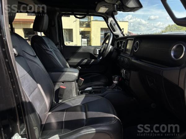 Melns Jeep Wrangler 2019 Talsi, ar dzinēja tilpumu 2.00 L un nobraukumu 118 tūkst. km par 32000 €, foto 8 vietnē AUTOMOTO.COM.LV