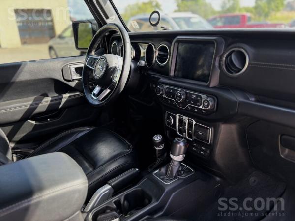 Melns Jeep Wrangler 2019 Talsi, ar dzinēja tilpumu 2.00 L un nobraukumu 118 tūkst. km par 32000 €, foto 9 vietnē AUTOMOTO.COM.LV