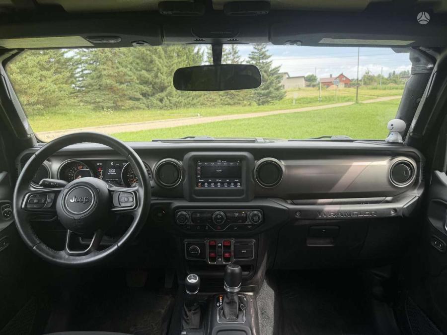 Melns Jeep Wrangler 2019 Radviliškis, ar dzinēja tilpumu 2.00 L un nobraukumu 110 tūkst. km par 25500 €, foto 8 vietnē AUTOMOTO.COM.LV