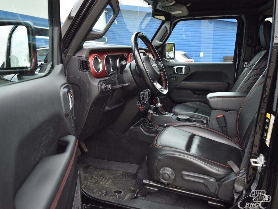 Melns Jeep Wrangler 2020 Rīga, ar dzinēja tilpumu 2.00 L un nobraukumu 73 tūkst. km par 39900 €, foto 3 vietnē AUTOMOTO.COM.LV