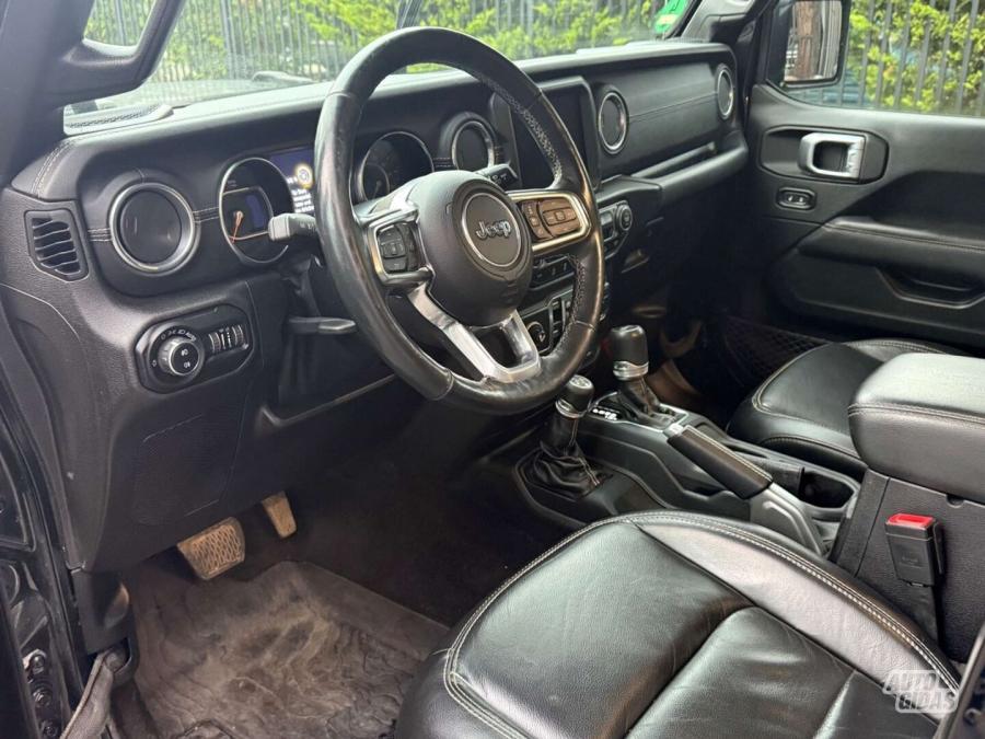 Black Jeep Wrangler 2020 in Kaunas, with an engine capacity of 2.10 L and mileage of 31 thousand km for 30537 €, photo 7 on AUTOMOTO.COM.LV