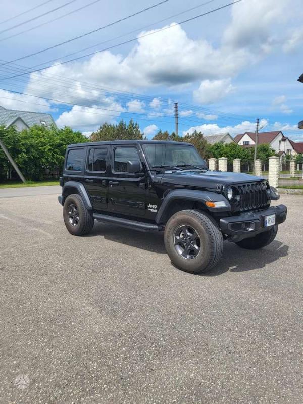 Melns Jeep Wrangler 2020 Mažeikiai, ar dzinēja tilpumu 3.60 L un nobraukumu 170 tūkst. km par 29500 €, foto 1 vietnē AUTOMOTO.COM.LV