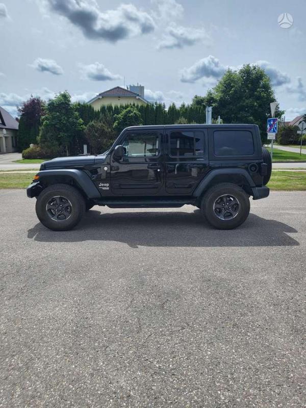 Melns Jeep Wrangler 2020 Mažeikiai, ar dzinēja tilpumu 3.60 L un nobraukumu 170 tūkst. km par 29500 €, foto 3 vietnē AUTOMOTO.COM.LV