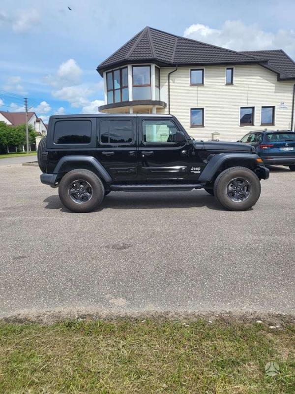 Melns Jeep Wrangler 2020 Mažeikiai, ar dzinēja tilpumu 3.60 L un nobraukumu 170 tūkst. km par 29500 €, foto 4 vietnē AUTOMOTO.COM.LV