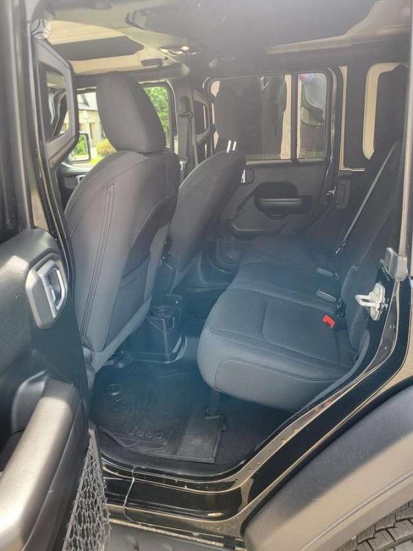 Melns Jeep Wrangler 2020 Mažeikiai, ar dzinēja tilpumu 3.60 L un nobraukumu 170 tūkst. km par 29500 €, foto 8 vietnē AUTOMOTO.COM.LV