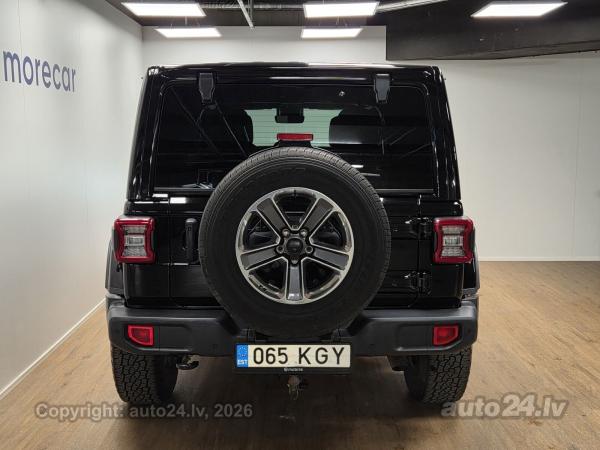 Black Jeep Wrangler 2020 in Tallinn, with an engine capacity of 2.00 L and mileage of 176 thousand km for 28900 €, photo 5 on AUTOMOTO.COM.LV