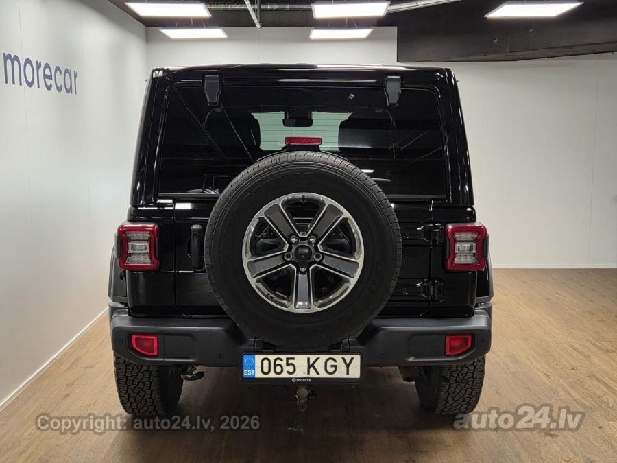 Black Jeep Wrangler 2020 in Tallinn, with an engine capacity of 2.00 L and mileage of 176 thousand km for 28900 €, photo 6 on AUTOMOTO.COM.LV