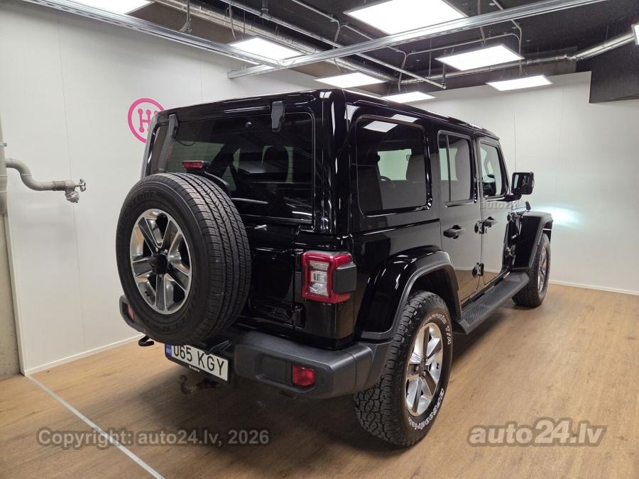 Black Jeep Wrangler 2020 in Tallinn, with an engine capacity of 2.00 L and mileage of 176 thousand km for 28900 €, photo 7 on AUTOMOTO.COM.LV