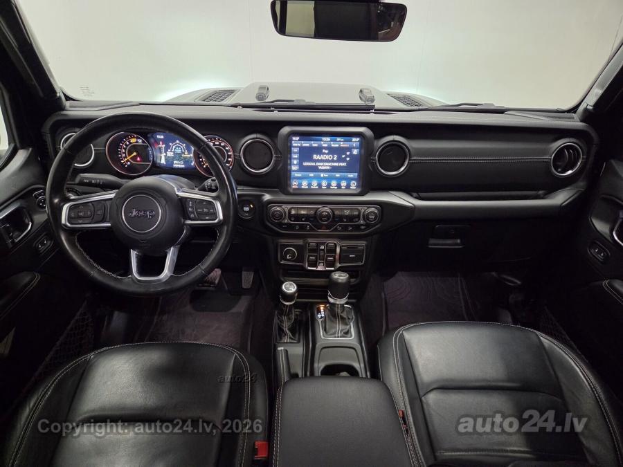Black Jeep Wrangler 2020 in Tallinn, with an engine capacity of 2.00 L and mileage of 176 thousand km for 28900 €, photo 8 on AUTOMOTO.COM.LV