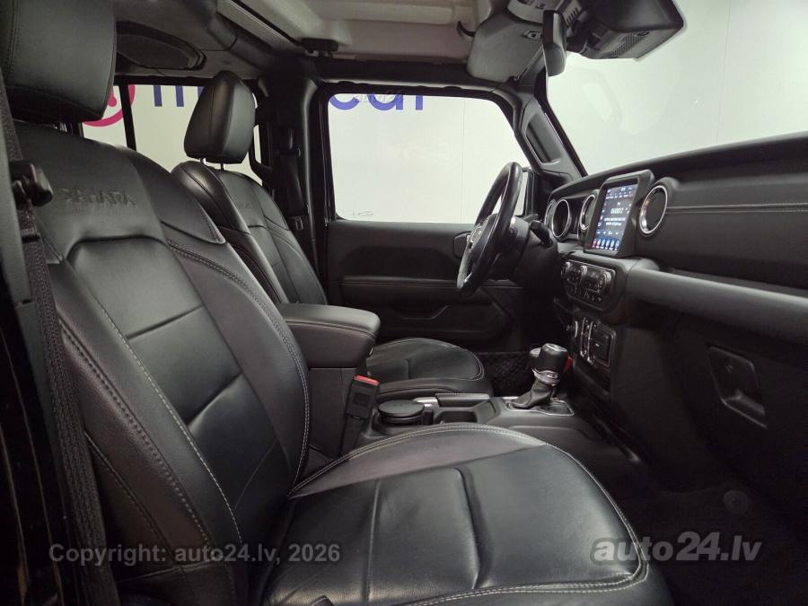 Black Jeep Wrangler 2020 in Tallinn, with an engine capacity of 2.00 L and mileage of 176 thousand km for 28900 €, photo 17 on AUTOMOTO.COM.LV