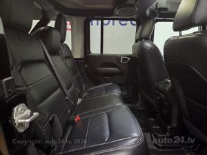 Black Jeep Wrangler 2020 in Tallinn, with an engine capacity of 2.00 L and mileage of 176 thousand km for 28900 €, photo 19 on AUTOMOTO.COM.LV
