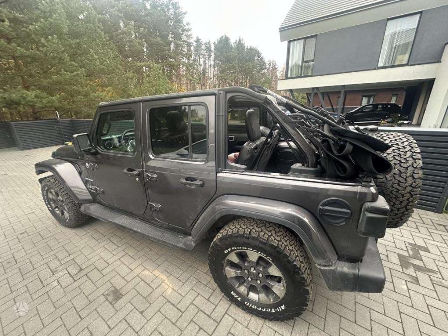 Melns Jeep Wrangler 2020 Klaipėda, ar dzinēja tilpumu 3.61 L un nobraukumu 75 tūkst. km par 38500 €, foto 12 vietnē AUTOMOTO.COM.LV