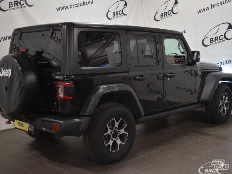 Black Jeep Wrangler 2021 in Riga, with an engine capacity of 2.00 L and mileage of 125 thousand km for 34900 €, photo 2 on AUTOMOTO.COM.LV