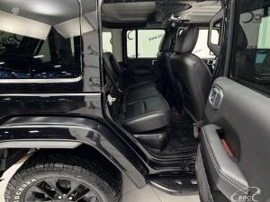 Melns Jeep Wrangler 2021 Viļņa, ar dzinēja tilpumu 2.00 L un nobraukumu 90 tūkst. km par 42900 €, foto 11 vietnē AUTOMOTO.COM.LV