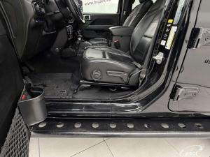 Melns Jeep Wrangler 2021 Viļņa, ar dzinēja tilpumu 2.00 L un nobraukumu 90 tūkst. km par 42900 €, foto 22 vietnē AUTOMOTO.COM.LV