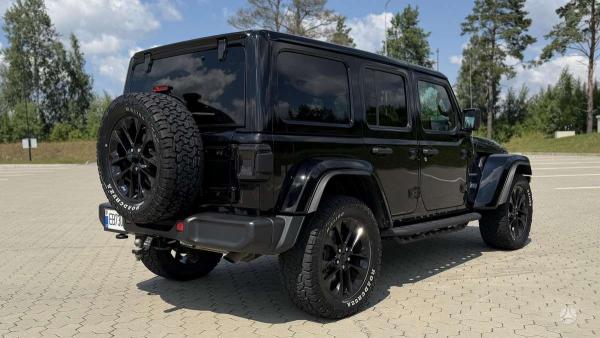 Melns Jeep Wrangler 2021 Viļņa, ar dzinēja tilpumu 2.00 L un nobraukumu 90 tūkst. km par 35000 €, foto 5 vietnē AUTOMOTO.COM.LV
