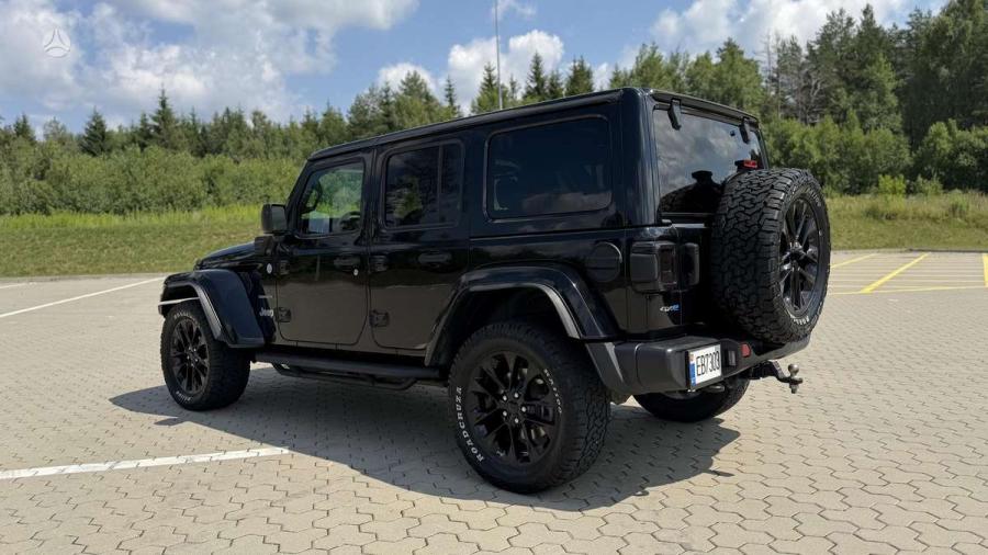 Black Jeep Wrangler 2021 in Vilnius, with an engine capacity of 2.00 L and mileage of 90 thousand km for 35000 €, photo 8 on AUTOMOTO.COM.LV