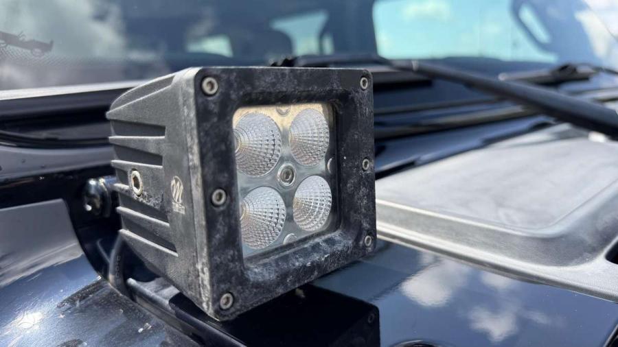 Black Jeep Wrangler 2021 in Vilnius, with an engine capacity of 2.00 L and mileage of 90 thousand km for 35000 €, photo 11 on AUTOMOTO.COM.LV