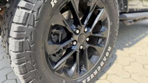 Black Jeep Wrangler 2021 in Vilnius, with an engine capacity of 2.00 L and mileage of 90 thousand km for 35000 €, photo 13 on AUTOMOTO.COM.LV