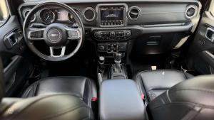 Black Jeep Wrangler 2021 in Vilnius, with an engine capacity of 2.00 L and mileage of 90 thousand km for 35000 €, photo 23 on AUTOMOTO.COM.LV