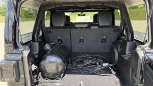 Black Jeep Wrangler 2021 in Vilnius, with an engine capacity of 2.00 L and mileage of 90 thousand km for 35000 €, photo 26 on AUTOMOTO.COM.LV
