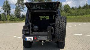Black Jeep Wrangler 2021 in Vilnius, with an engine capacity of 2.00 L and mileage of 90 thousand km for 35000 €, photo 27 on AUTOMOTO.COM.LV