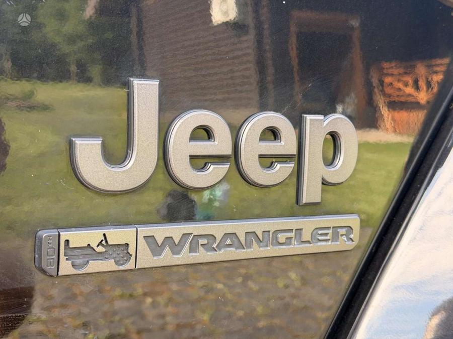 Melns Jeep Wrangler 2021 Kauņa, ar dzinēja tilpumu 2.00 L un nobraukumu 109 tūkst. km par 32999 €, foto 25 vietnē AUTOMOTO.COM.LV