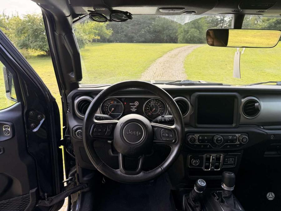 Melns Jeep Wrangler 2021 Kauņa, ar dzinēja tilpumu 2.00 L un nobraukumu 109 tūkst. km par 32999 €, foto 30 vietnē AUTOMOTO.COM.LV