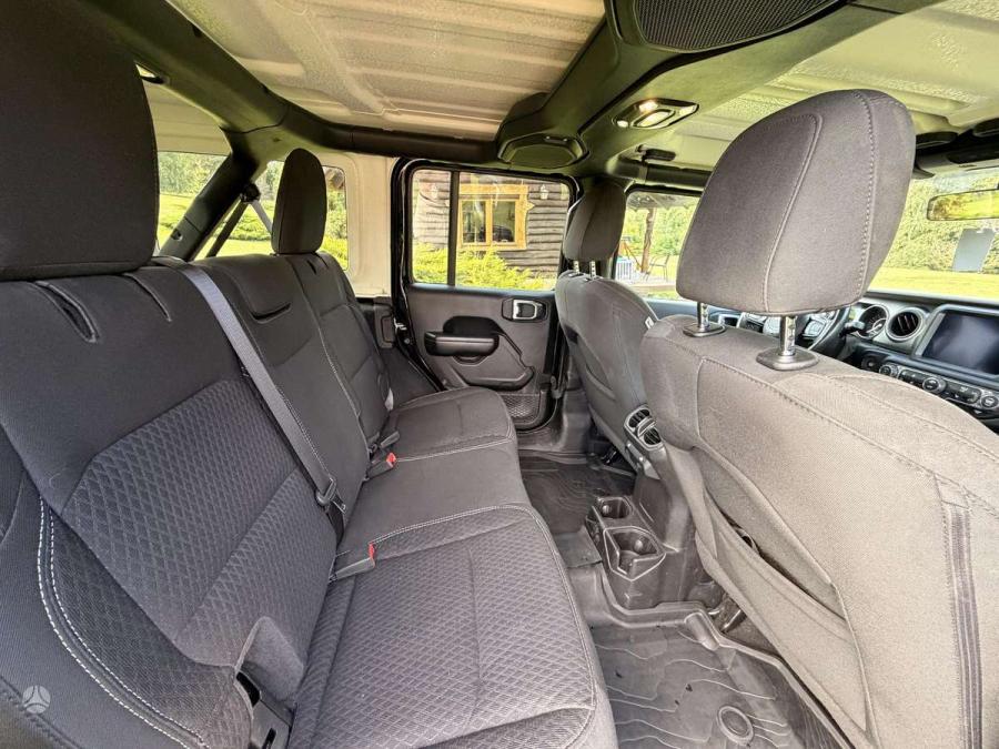 Melns Jeep Wrangler 2021 Kauņa, ar dzinēja tilpumu 2.00 L un nobraukumu 109 tūkst. km par 32999 €, foto 44 vietnē AUTOMOTO.COM.LV