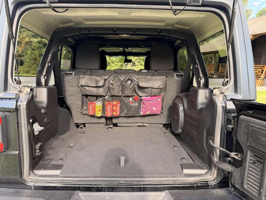 Melns Jeep Wrangler 2021 Kauņa, ar dzinēja tilpumu 2.00 L un nobraukumu 109 tūkst. km par 32999 €, foto 52 vietnē AUTOMOTO.COM.LV