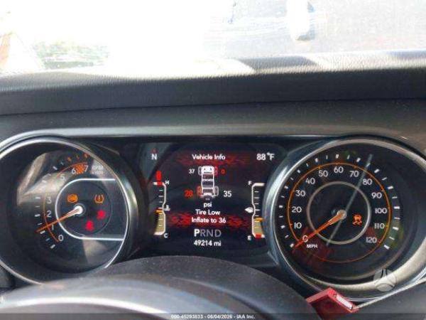 Melns Jeep Wrangler 2021 Klaipėda, ar dzinēja tilpumu 0.00 L un nobraukumu 49 tūkst. km par 10000 €, foto 7 vietnē AUTOMOTO.COM.LV