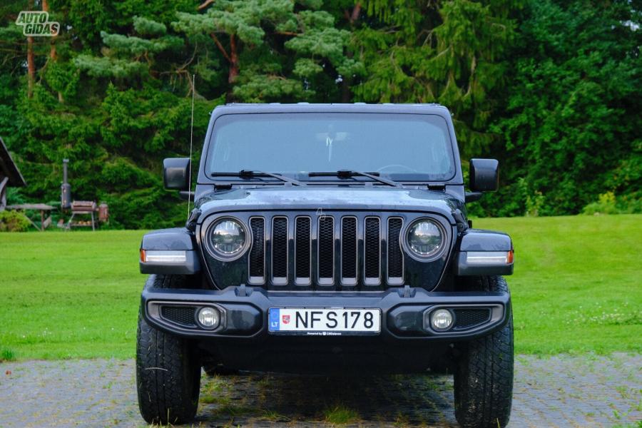 Black Jeep Wrangler 2021 in Kaunas, with an engine capacity of 2.00 L and mileage of 109 thousand km for 32899 €, photo 7 on AUTOMOTO.COM.LV
