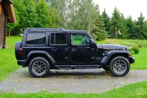 Black Jeep Wrangler 2021 in Kaunas, with an engine capacity of 2.00 L and mileage of 109 thousand km for 32899 €, photo 11 on AUTOMOTO.COM.LV