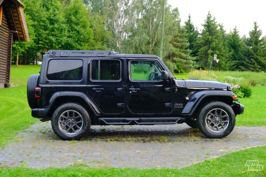 Black Jeep Wrangler 2021 in Kaunas, with an engine capacity of 2.00 L and mileage of 109 thousand km for 32899 €, photo 11 on AUTOMOTO.COM.LV
