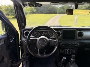 Black Jeep Wrangler 2021 in Kaunas, with an engine capacity of 2.00 L and mileage of 109 thousand km for 32899 €, photo 18 on AUTOMOTO.COM.LV