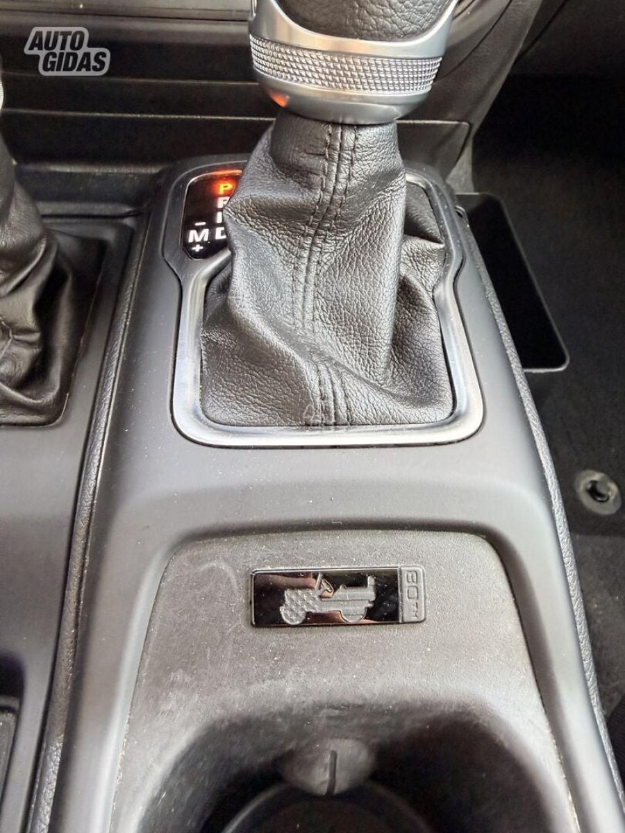 Black Jeep Wrangler 2021 in Kaunas, with an engine capacity of 2.00 L and mileage of 109 thousand km for 32899 €, photo 20 on AUTOMOTO.COM.LV