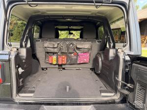 Black Jeep Wrangler 2021 in Kaunas, with an engine capacity of 2.00 L and mileage of 109 thousand km for 32899 €, photo 28 on AUTOMOTO.COM.LV