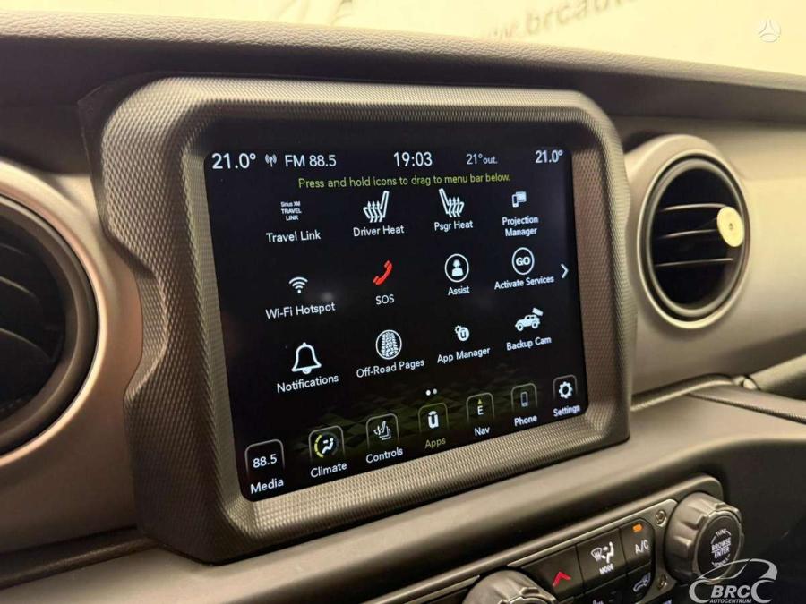 Black Jeep Wrangler 2021 in Vilnius, with an engine capacity of 2.00 L and mileage of 111 thousand km for 30900 €, photo 12 on AUTOMOTO.COM.LV