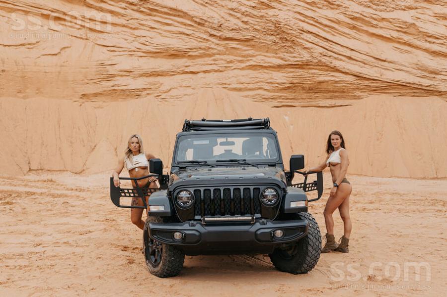 Melns Jeep Wrangler 2021 Rīga, ar dzinēja tilpumu 3.00 L un nobraukumu 70 tūkst. km par 36500 €, foto 7 vietnē AUTOMOTO.COM.LV